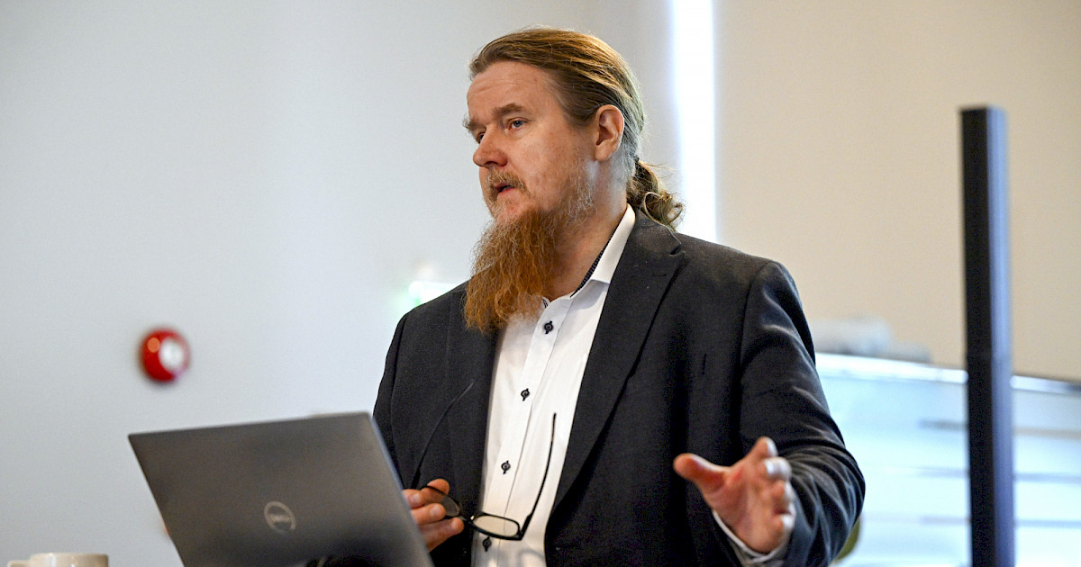 Ismo Kokko ja kymmenen ajankohtaista kysymystä tes-kierrokselta, jossa ...