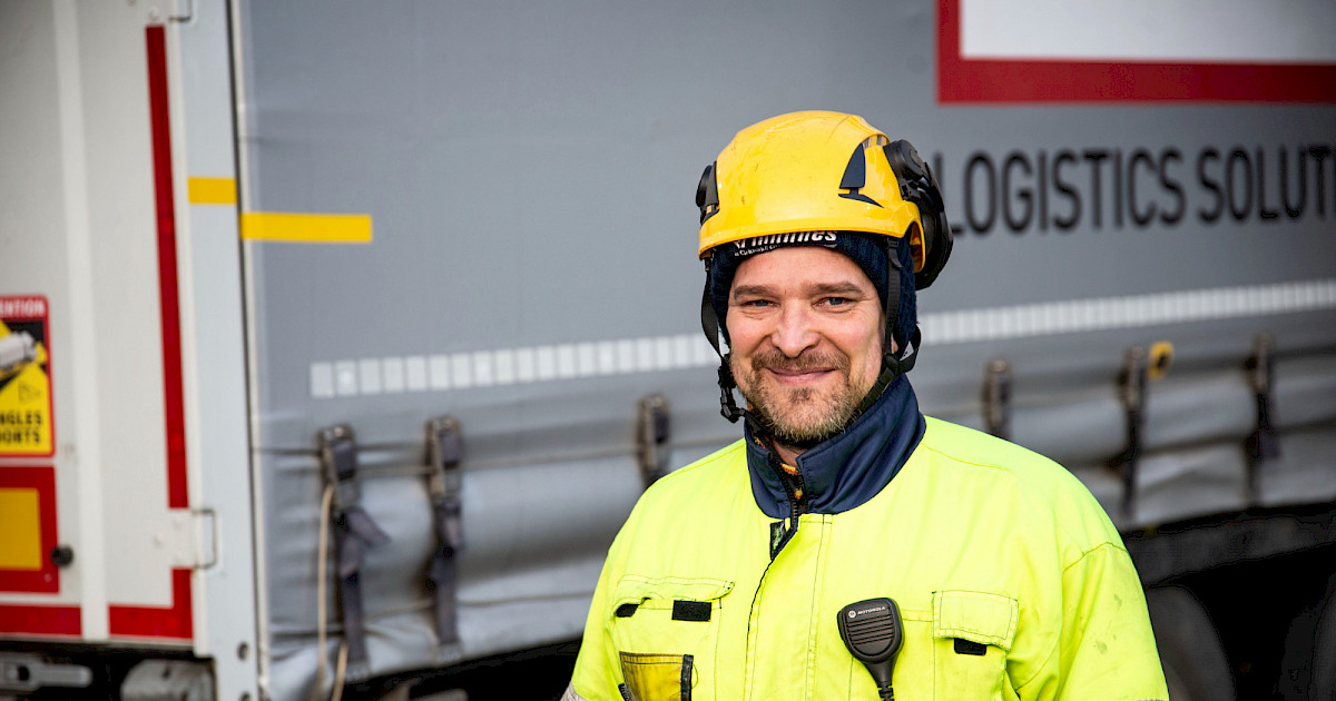 Ahtaaja puhuu ja purkaa - AKT lehti