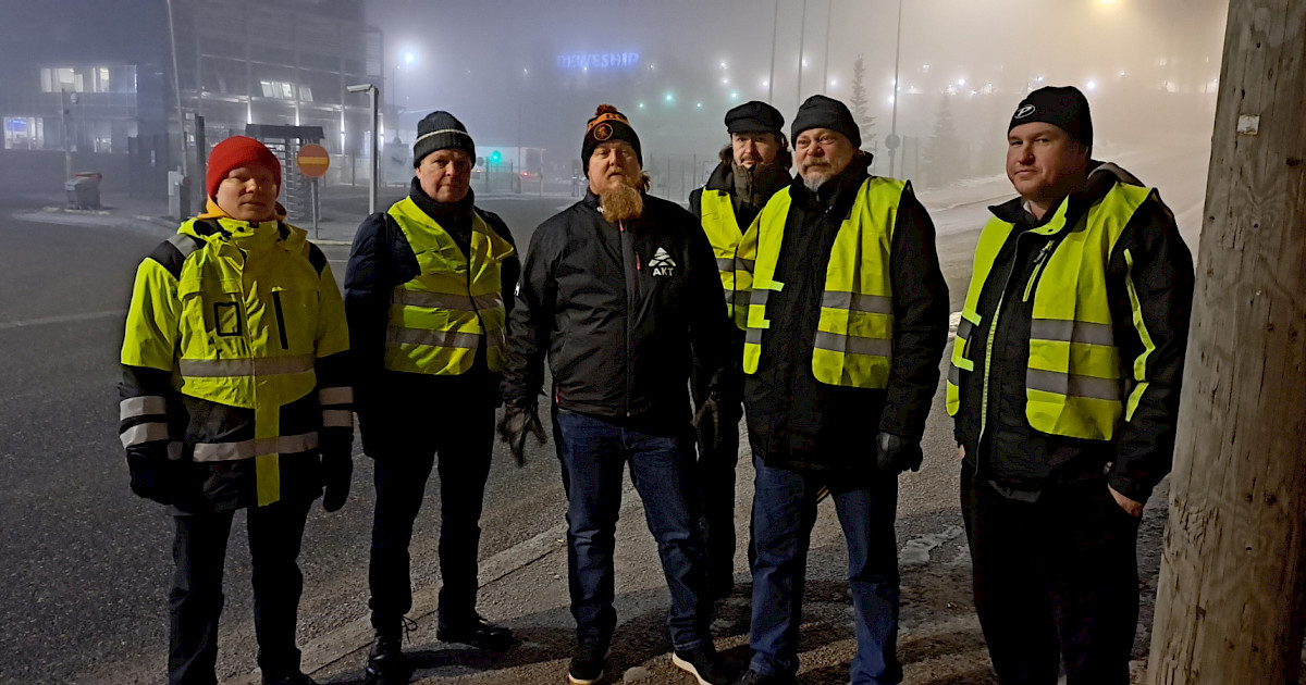 Lakot alkoivat, liikenne ja satamat hiljenivät - AKT lehti